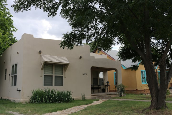 Navajo Adobe - Mid Century - Southwestern Art Home - Carlsbad, NM