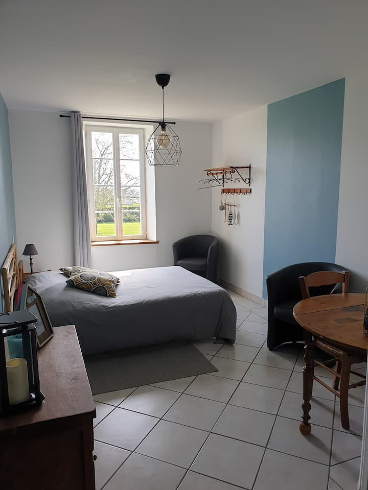 Ferme De La Rouge Fosse Chambre De L'atelier - Colleville-sur-Mer