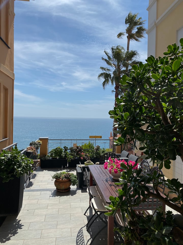 Charming Seaview Apartment In The Heart Of Imperia - Imperia