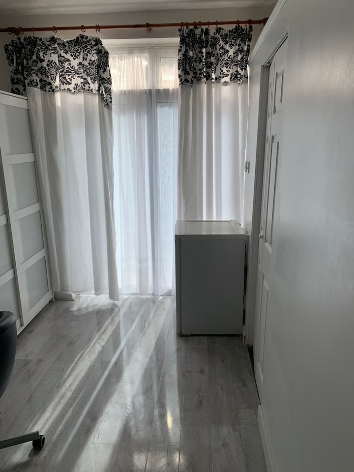 Modern  Bedroom With Separate Bathroom In London - Barking