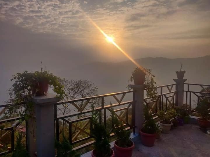 A Quiet Nest : With The Kangchenjunga View - Darjeeling