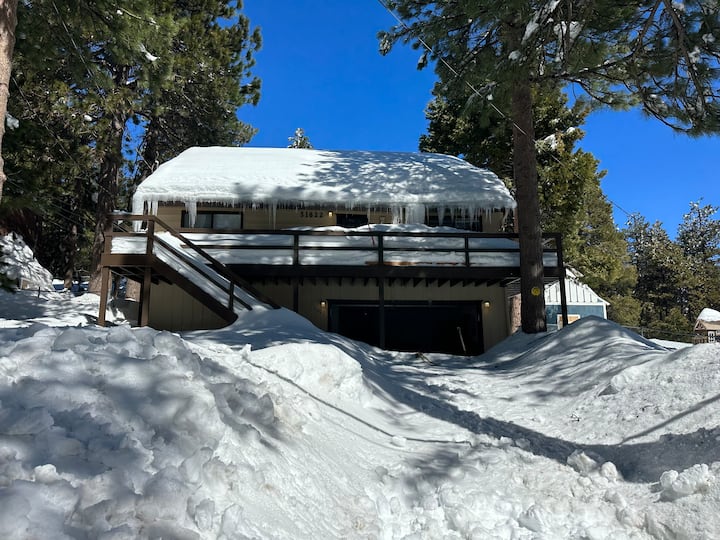 Cabin Fun Château Relaxo Running Springs Hot Tub - Running Springs, CA