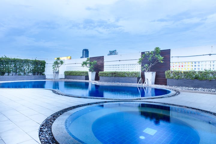 Breezy Apt3 @Heart Of Bkk/5min Walk To Bts/4-10pax - Bangkok