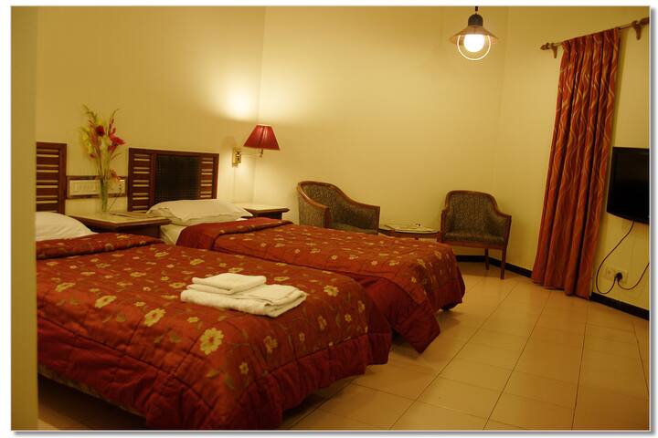 Hotel Maharaja Regency, Satara Deluxe Room Non Ac - Satara