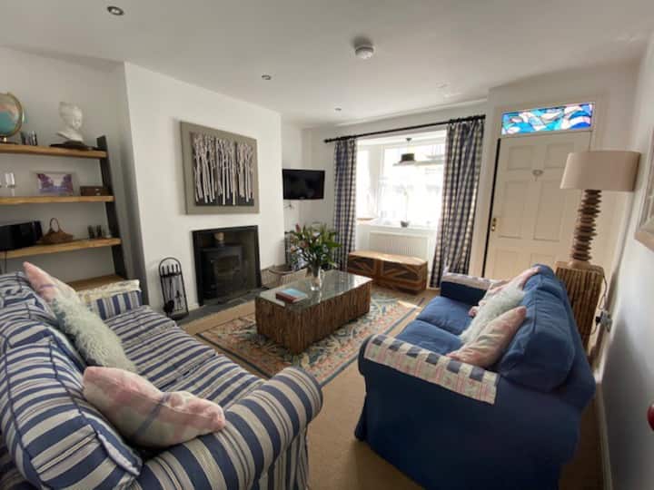 Gorgeous 4 Bed Filey House 2 Mins Walk From Beach - Filey