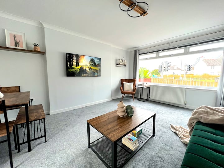 Quirky, Family Home In Glasgow - Paisley