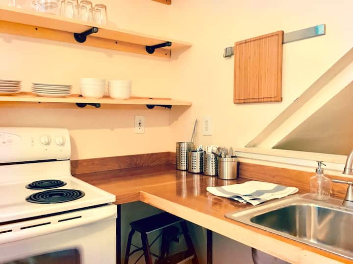 A Modern & Cozy Home On The West End - ポートランド, ME
