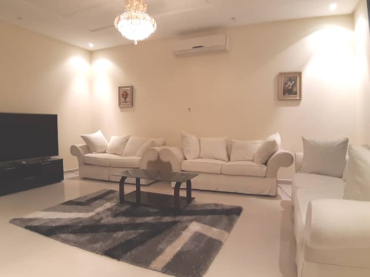 1 Bedroom Luxury And Specuise Apartment - Bahrein