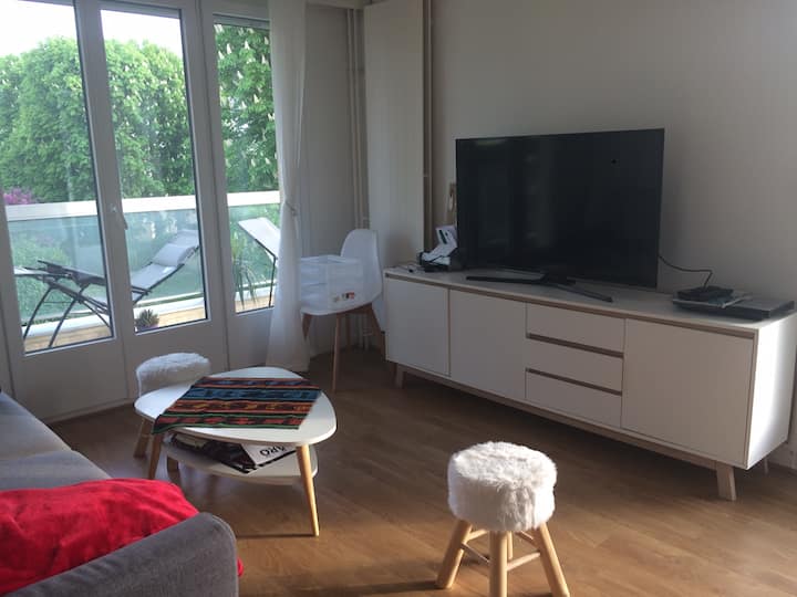 Proche Gare Avec Grand Balcon Terrasse Au Sud - Maisons-Laffitte