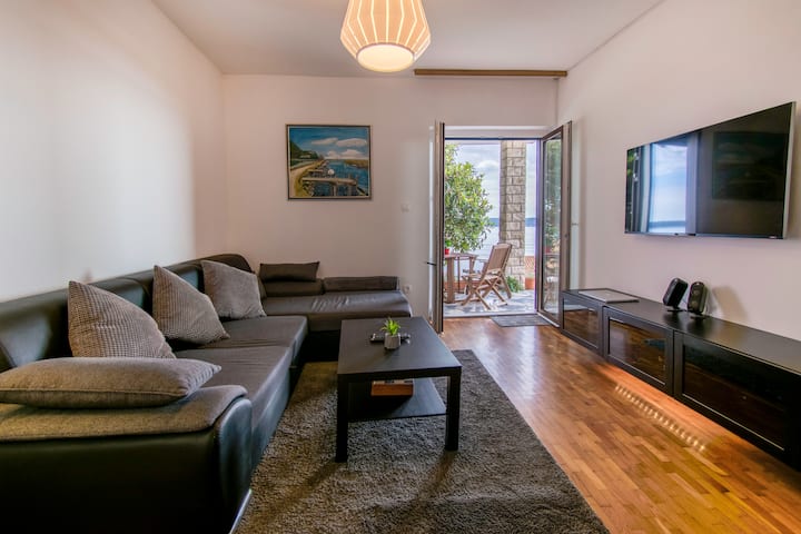 Modern Spacious Apartment With Stunning Views - Lucija