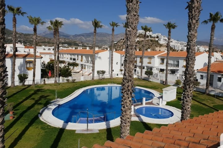 Casa Grande Con Piscina Y Playa Para 10 Personas - Salobreña