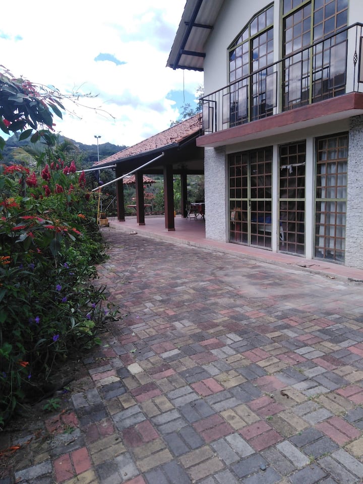Summer House - Quito (Ecuador)