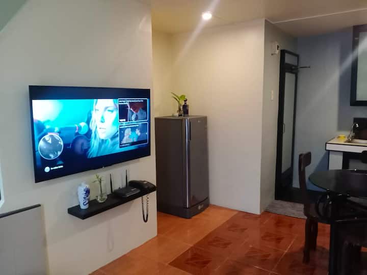 Z&j Transient House
W/ Netflix And Youtube - Butuan City
