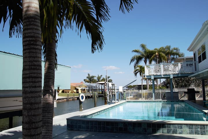 Island Escape, Waterfront Near Beach And Bay - Fort Myers Beach, FL