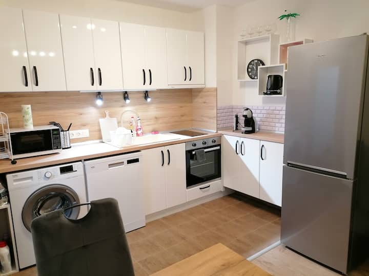 Grand T2 Centre Sofia Clim Terrasse Métro à 2 Min - Sofia