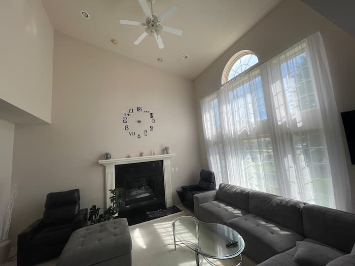 Luxury 2-bedroom, Great Comfort And Outdoors - Brighton, MI