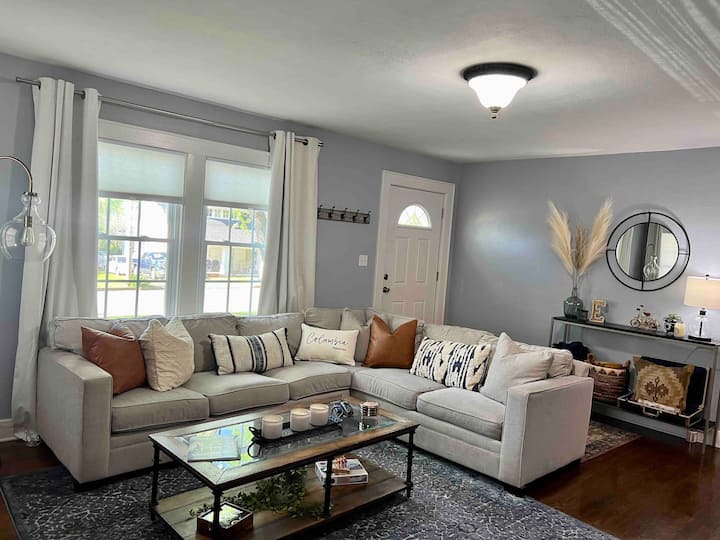 Lovely Home Walkable To Downtown Columbia/sleeps 6 - Columbia, TN
