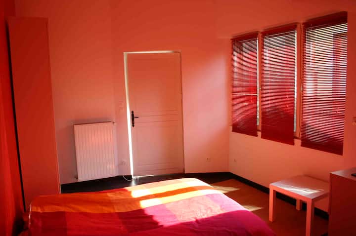 Studio Dans Maison De Ville - Vénissieux