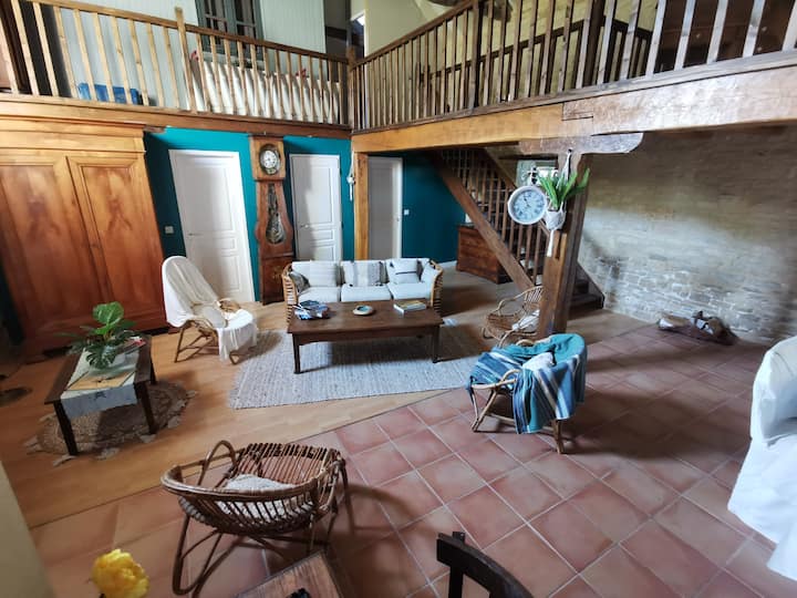 Maison En Pierres Du Lot Avec Grand Jardin Arboré - Lot