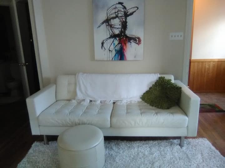 Find Zen Halifax Commons Apt-gorgeous King Bed! - Halifax