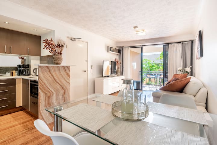 Comfy Apt W/pool, Bbq, Close To The Beach/cafes - Gold Coast