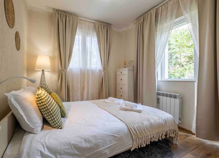 #Maison㊶ - A Vibrant, Urban Stay - Sofía