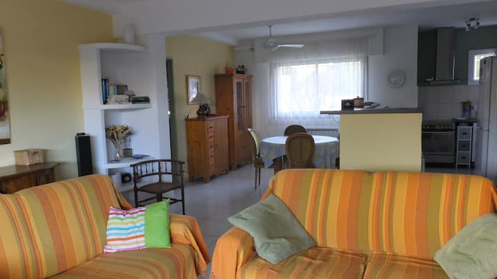 Grand Appartement En Rez De Jardin , 200m Plage - Cagnes-sur-Mer
