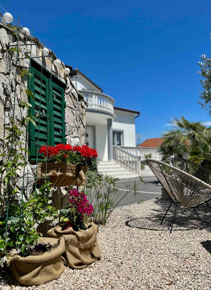 Ferienwohnung Kroatien  Dalmatien - Zadar-šibenik - Betina