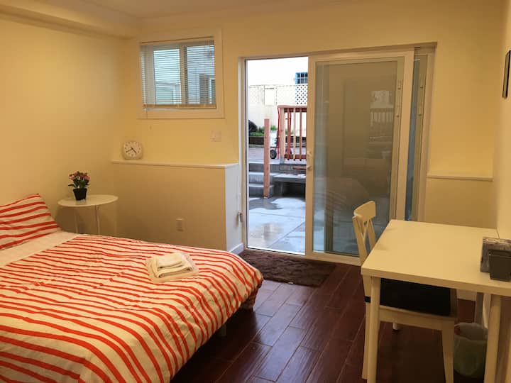 33d3parkside Spacious New Studio W/private Entranc - San Francisco, CA