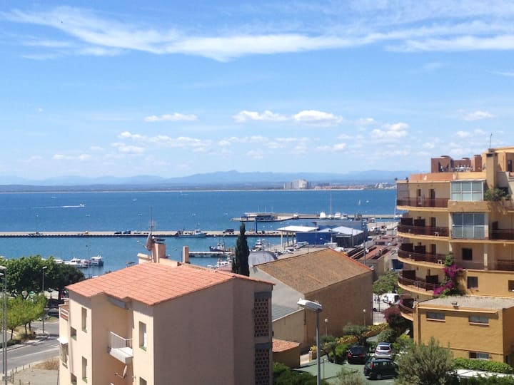 Appartement Vue Sur Mer Et Montagne à Roses - Roses