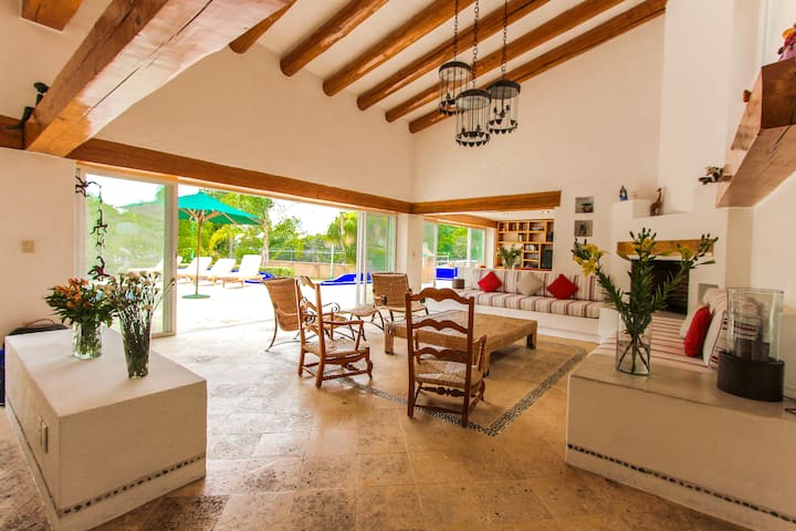 Rancho Gs. La Casa Mas Espectacular De Malinalco - Malinalco