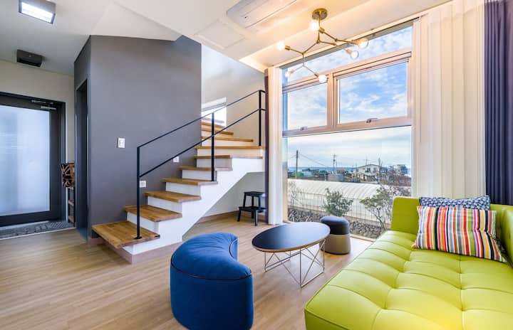 제주모이모이펜션(27평복층형-패밀리룸)
애월곽지해변,한담3km/
협재해변6km/
조식미제공 - 済州