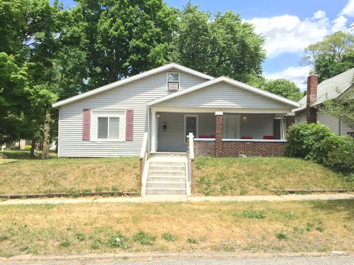 Clean & Comfy 1-br Apt By Notre Dame - South Bend, IN
