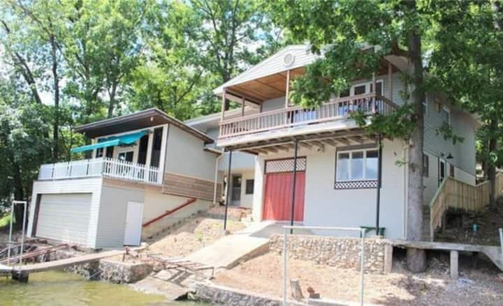Big Griff's Lake House. Fun. Fishing. Dock. Pets. - Sunrise Beach, MO