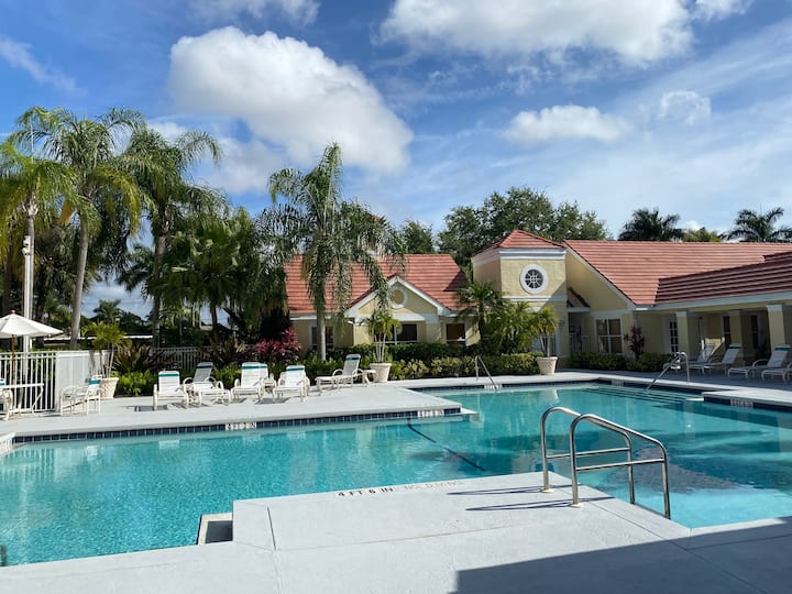 Beautiful Apartment In Venetian Palms Luxury Compl - Fort Myers, FL