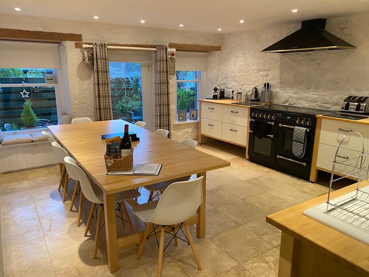 Carryglen, Crieff, 4 Bedrooms & 4 Bathrooms - Crieff