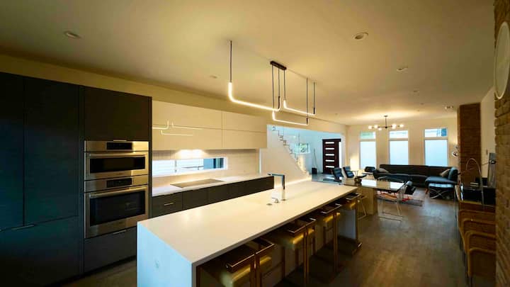 Cozy Designer Home With Scenic Views - Bellevue, PA