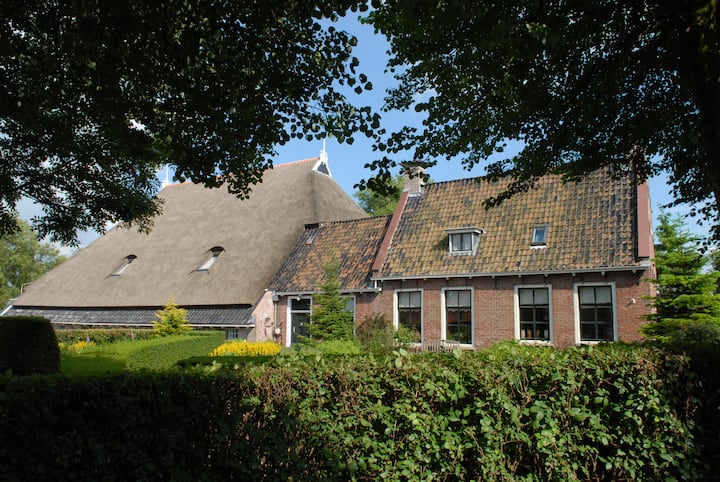 Unia Zathe, Kamer 1 Zeer Ruim Appartement - Ameland