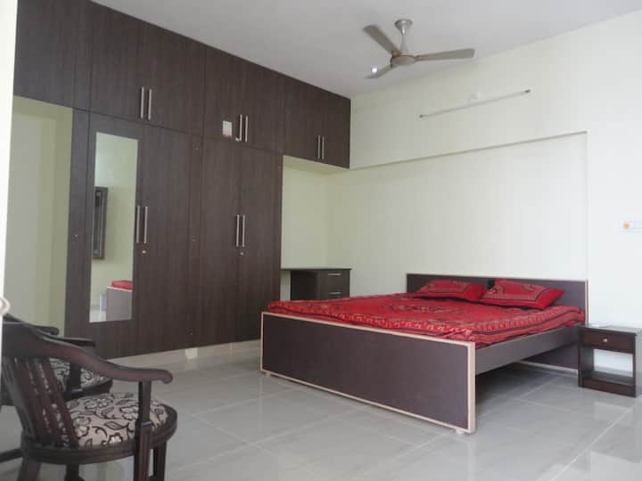 West Gate - Big Family - Tiruchirappalli