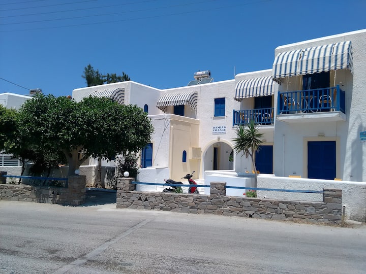 Damias Village Quadruple Studio - Paros