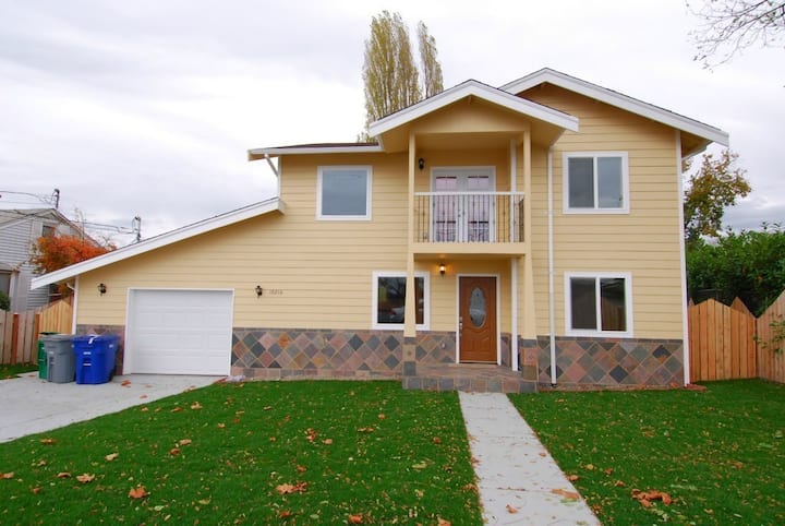 House: 15 Min Downtown Seattle, 10 Min Airport - Seattle, WA
