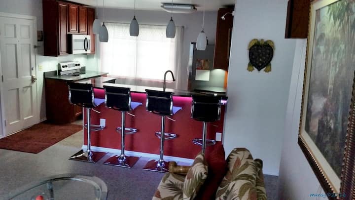 Cozy Cottage Centrally Located Short Hop To Beach - Vero Beach, FL