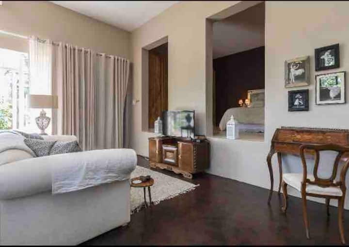 Solar Upmarket City Garden Flat, Central, Safe - Johannesburg