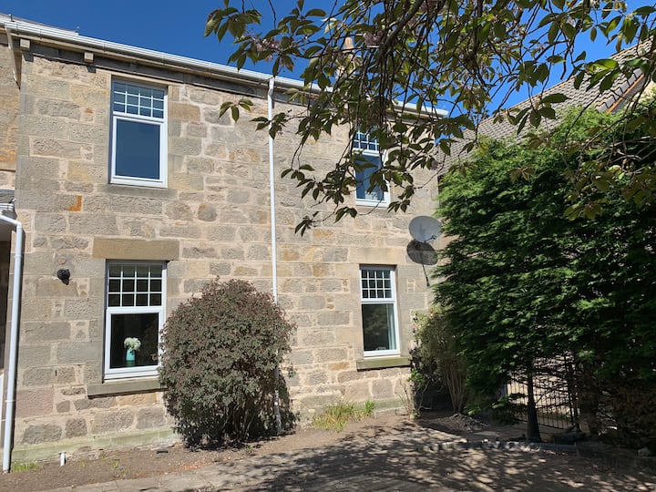 Perfect For Golf, Walks, Whisky And Beaches - Lossiemouth