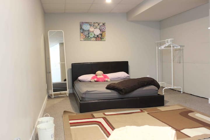 Stunning Bedroom For Lucky Guest(s) - Winnipeg