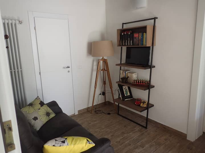 Charming, Luxury Studio In Historic Building. - Ferrara
