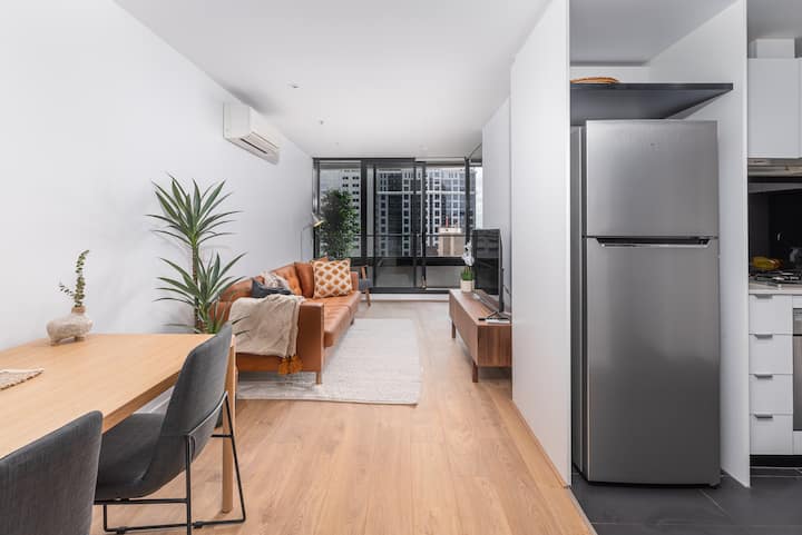Katherine Place - Spacious 2 Bedroom/1 Bathroom - Melbourne