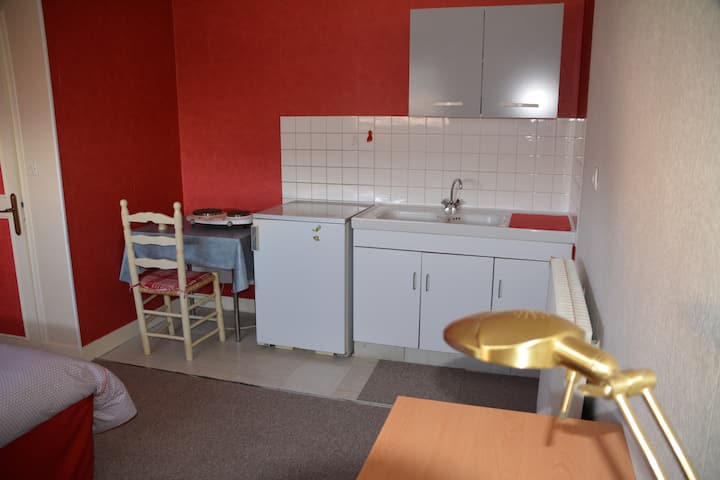 Chambre Indépendante Avec Salle De Bain Et Cuisine - Joué-lès-Tours