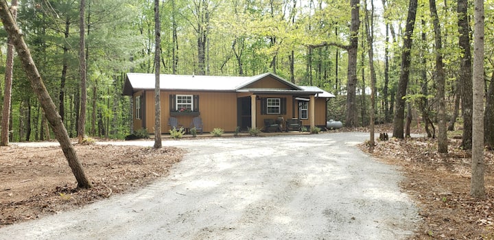 Rustic Luxury Lake Becky Cabin - Mountain Rest, SC