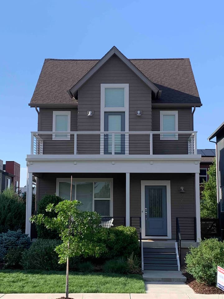 New Modern Home And Great Denver Location! - Westminster, CO